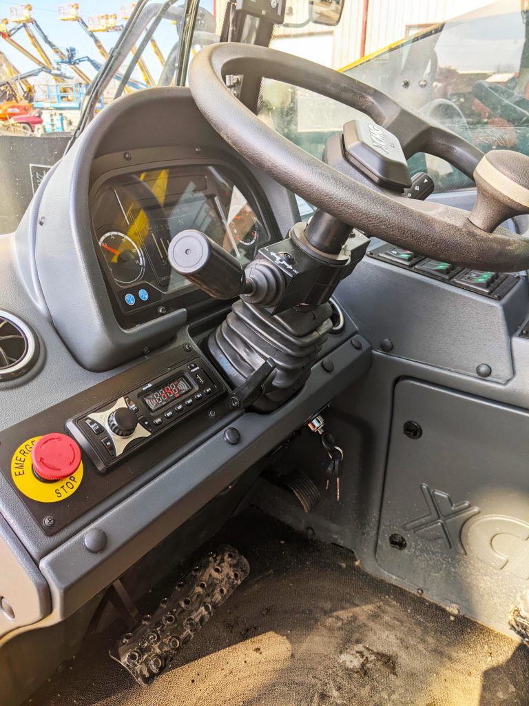 XCMG XTF1256K TELEHANDLER XCMG for Rent, Sale or Lease - CanLift